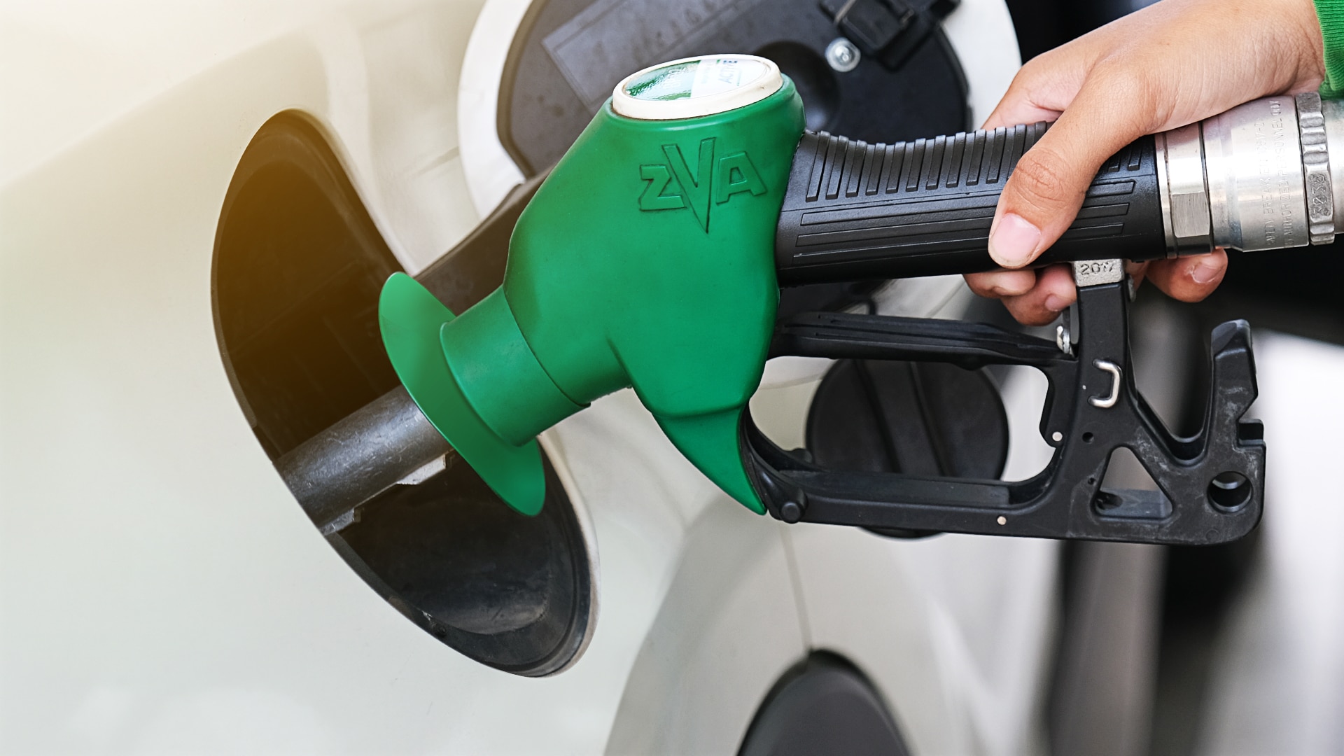 8 Driving Habits that Increases Your Car's Fuel Consumption - whownskenya