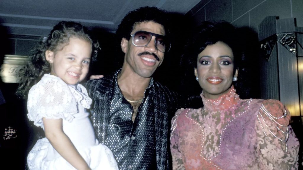 Nicole Richie Parents: All About Peter Michael Escovedo and Karen Moss ...