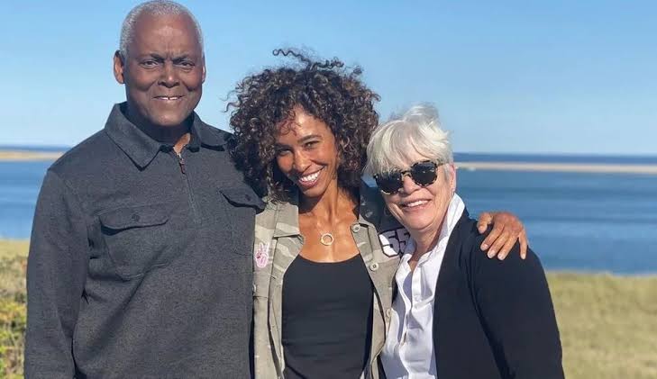Sage Steele Parents: Get to Know Gary Steele and Mona O'Neil Steele ...